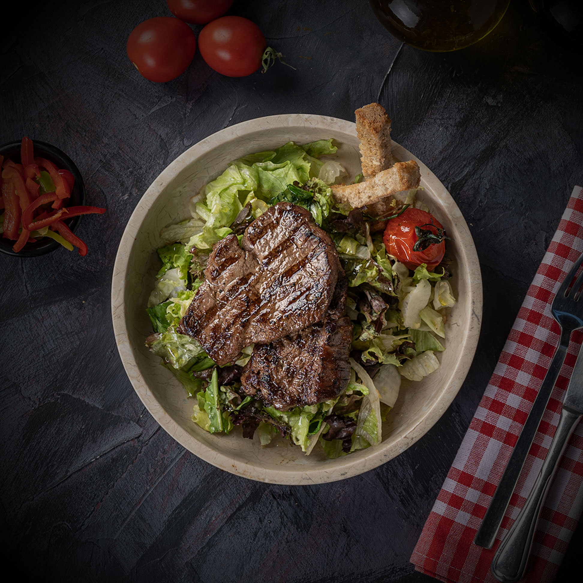 PESTO SOSLU TAVUKLU SALATA – Public